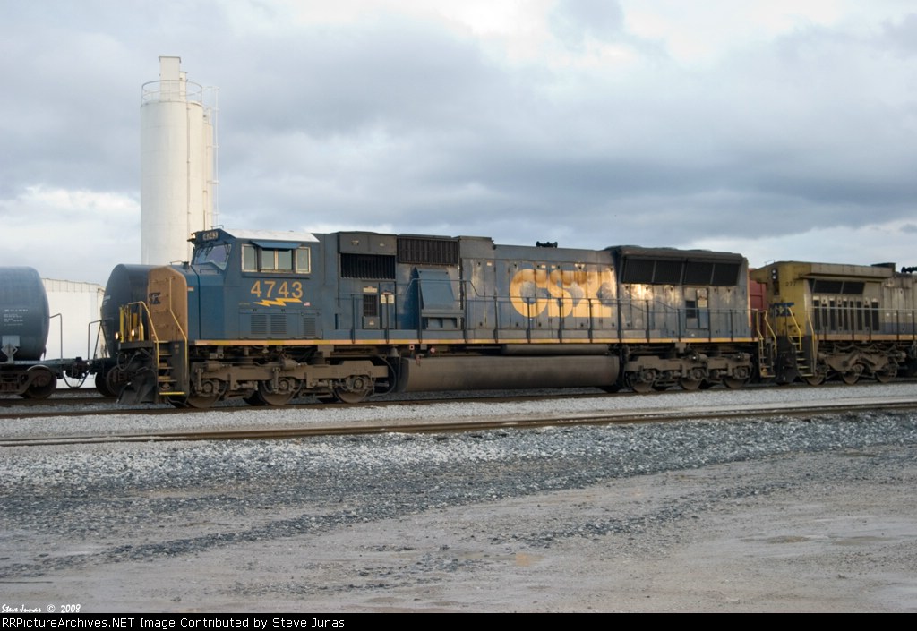CSX 4743 G303